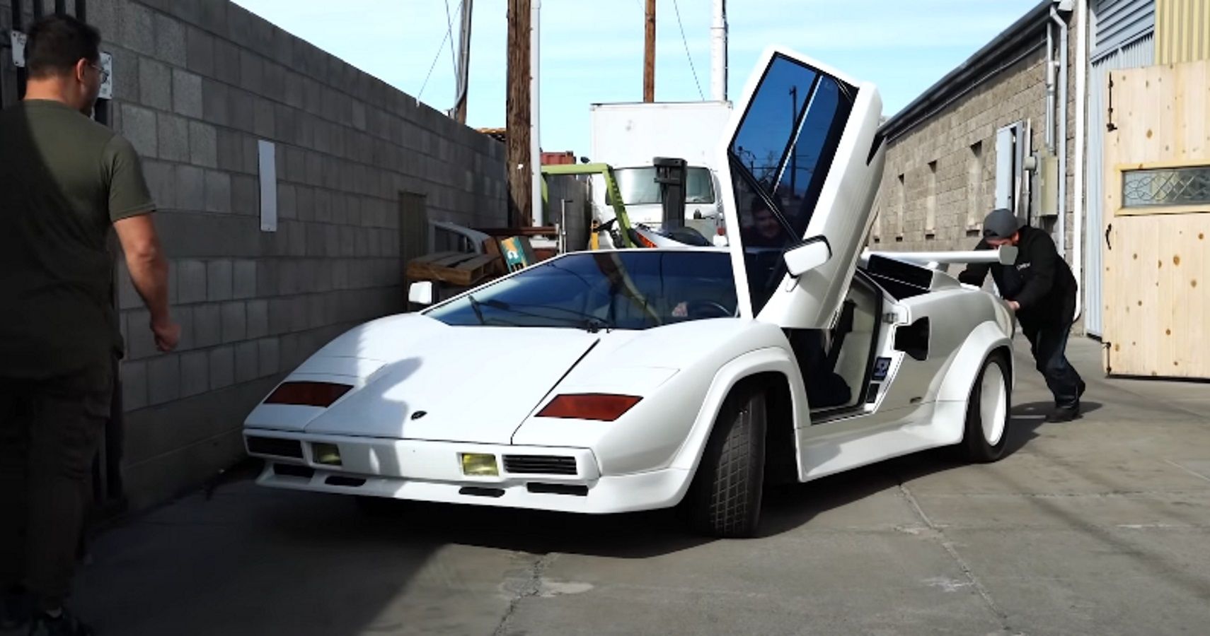 Double Lamborghini Countach Barn Find Is A Dream Jackpot