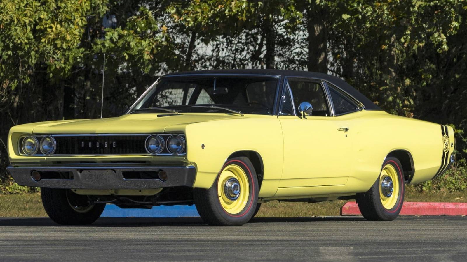 Why The Dodge Hemi Super Bee Was The Challenger Hellcat Of The 70s