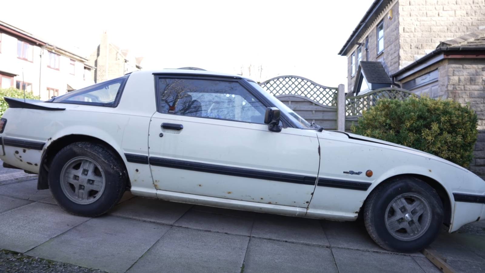 Rare 1983 Mazda RX-7 FB Discovered In British Garage After 30 Years