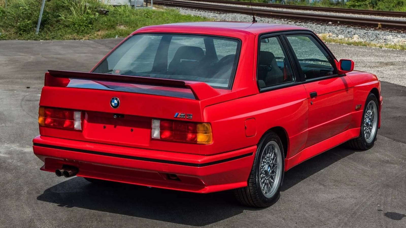 These Are The 10 Most Gorgeous Sports Cars From The 1980s