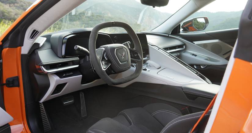 corvette c8 interior 2022