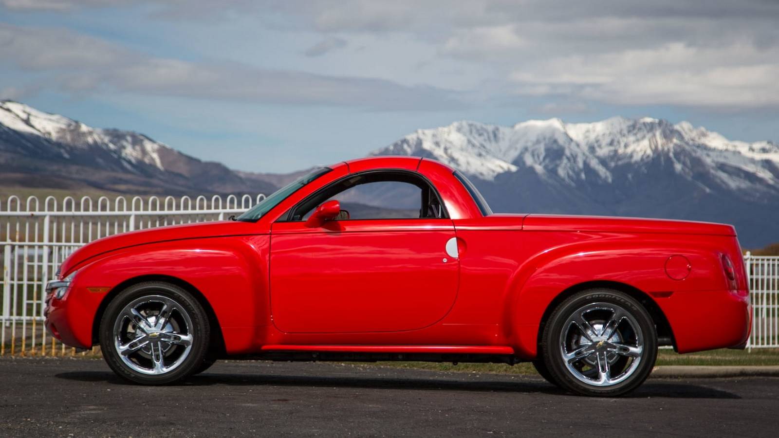 This Is Why The Chevrolet SSR Actually Isn't As Bad As You Think