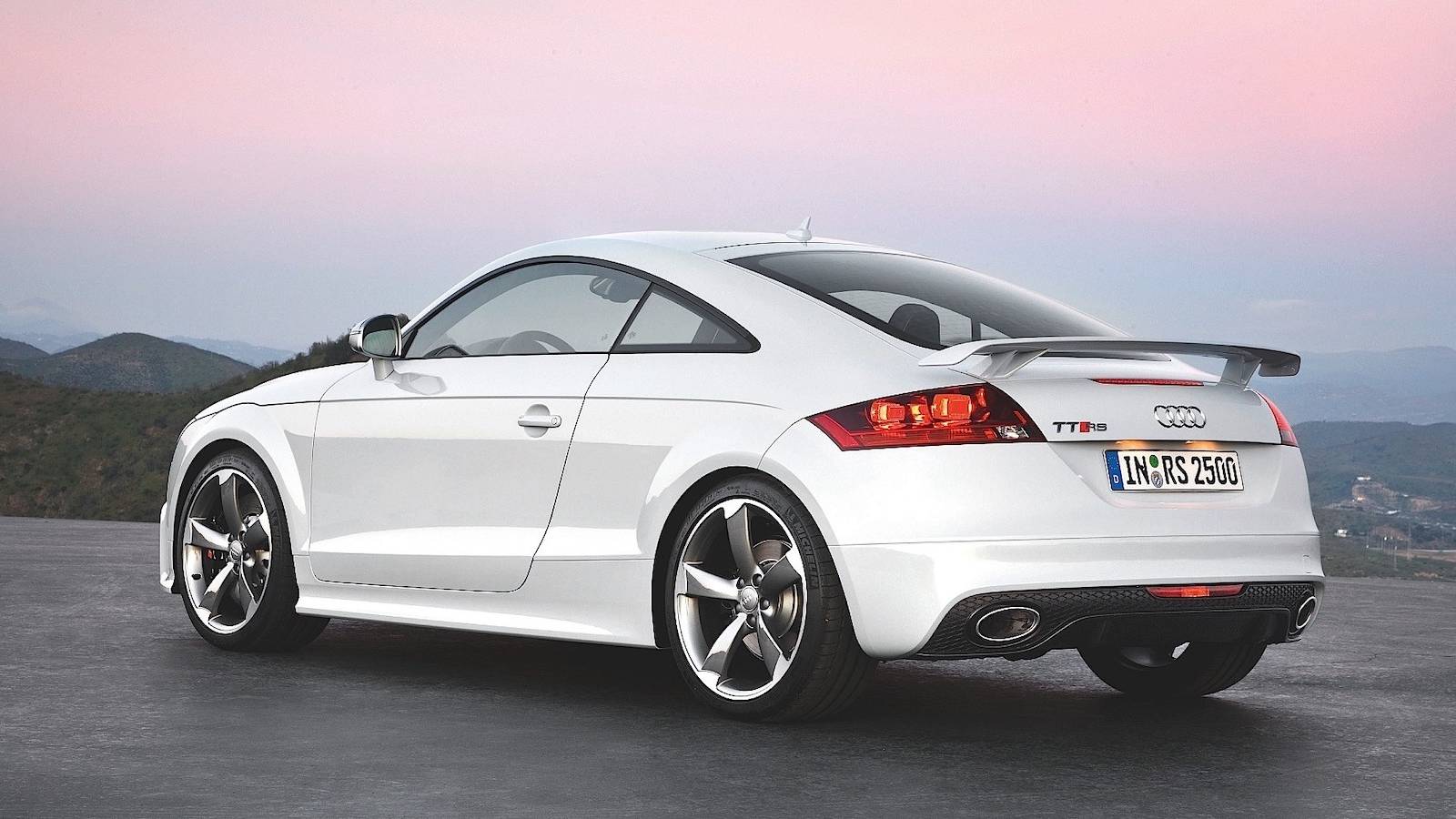 9 German Performance Cars From The 2000s That Can Easily Be Daily Driven