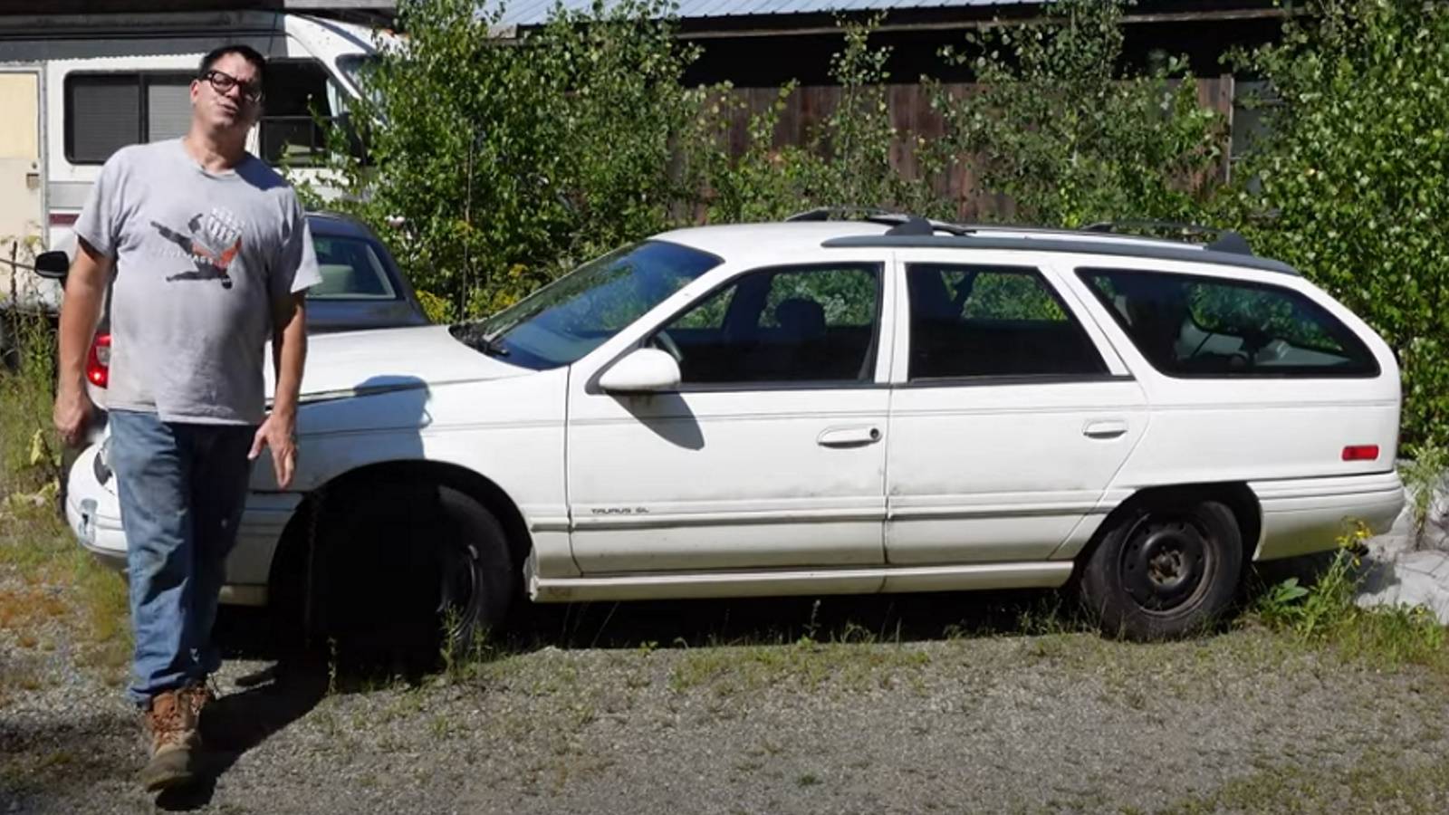 Here's How A Ford Taurus Beat The Iconic Porsche 911