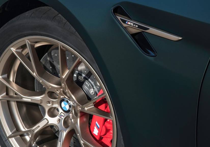 10 Reasons Why Gearheads Love The 2022 BMW M5 CS