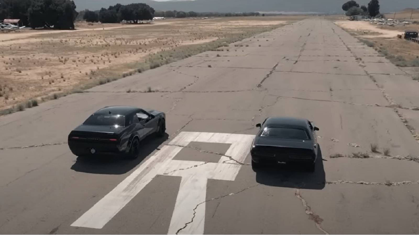 Old Vs New: 1971 Hemi-Swapped Dodge Challenger Races A 2022 Hellcat SRT