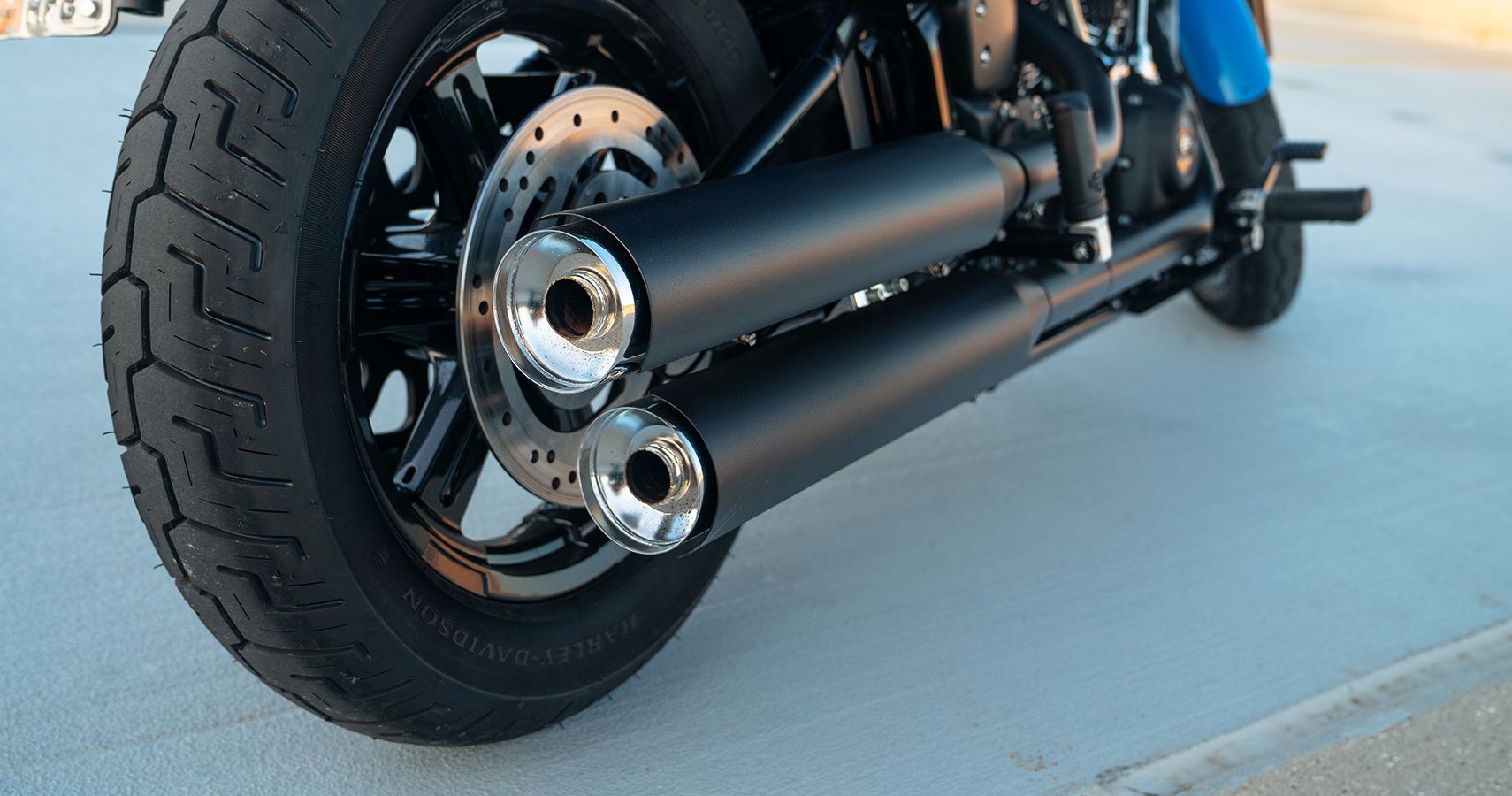 2022 Street Bob Exhaust