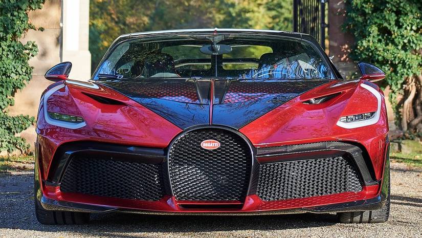 10 Reasons Why The One-Off Bugatti Divo "Lady Bug" Is Extra Special