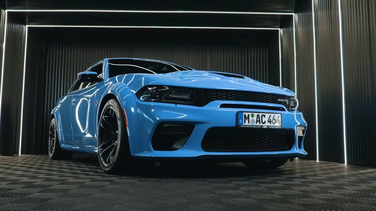 Richard Hammond Questions New Wrap On The DriveTribe Dodge Charger Hellcat