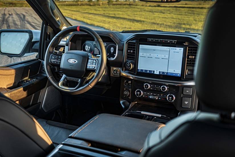 velociraptor interior