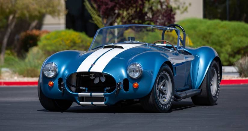 Here's What Makes The Shelby Cobra 427 One Of The Most Macho Classic Cars