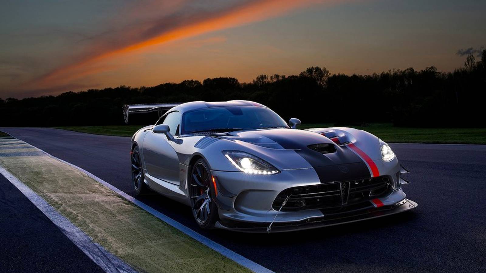 10 American Cars That Were Built To Handle Some Seriously Curvy Roads