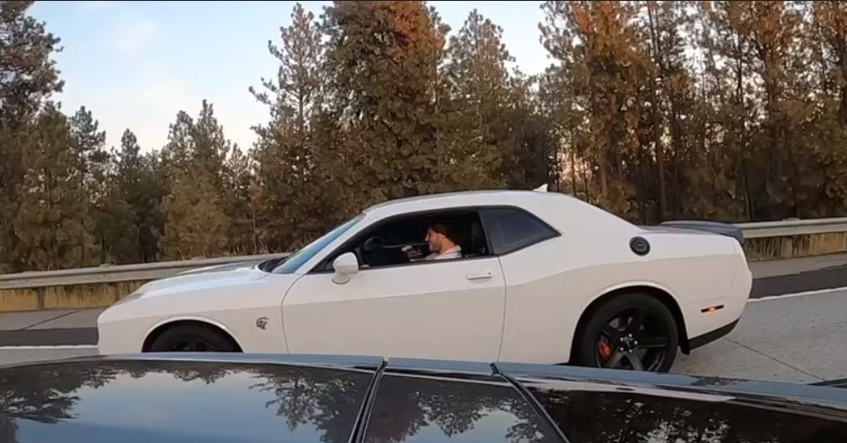 Watch This C7 Chevrolet Corvette Z06 Underestimate A 2022 Dodge ...