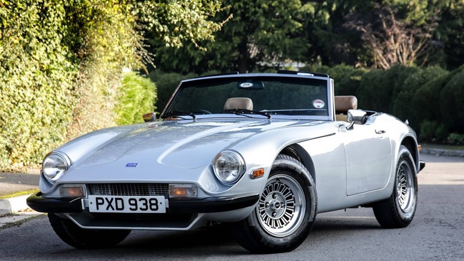 10 Affordable Classic British Cars Every Self-Respecting Collector ...