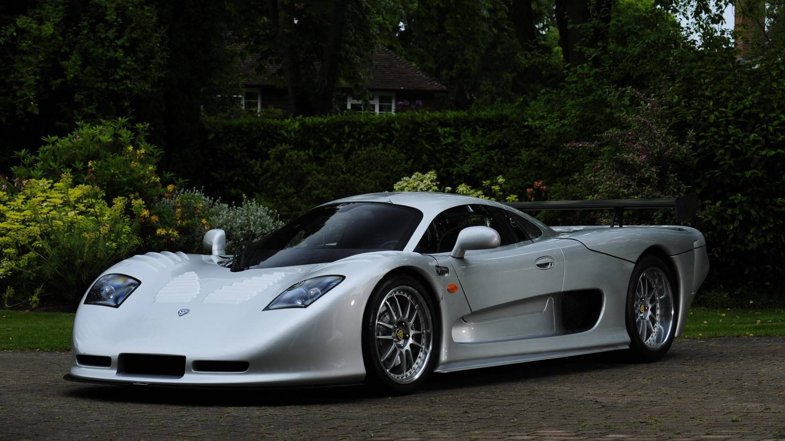 This Is The Best Feature Of The Mosler MT900