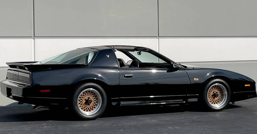 Here's What Makes The 1989 Pontiac Firebird Trans Am A Cool And ...
