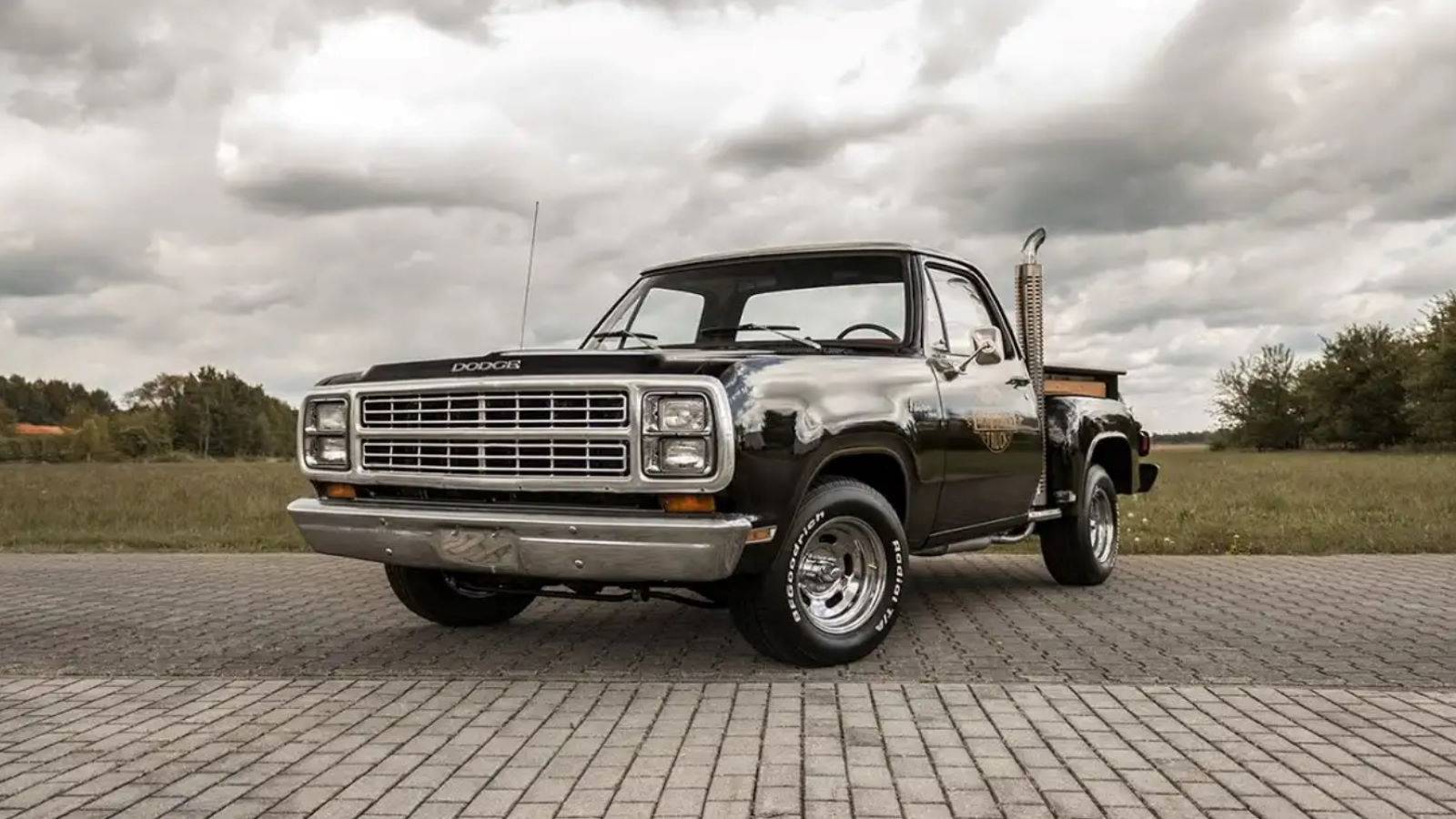 The Real Story Behind The Dodge Midnite Express Truck