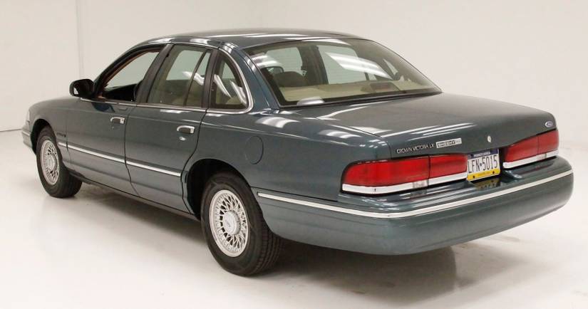 Why The Ford Crown Vic Was An Underrated V8 Muscle Car In Disguise