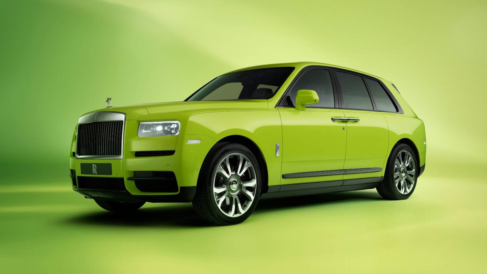 These Rolls-Royce Cullinan Crazy Colors Will Surely Turn Heads