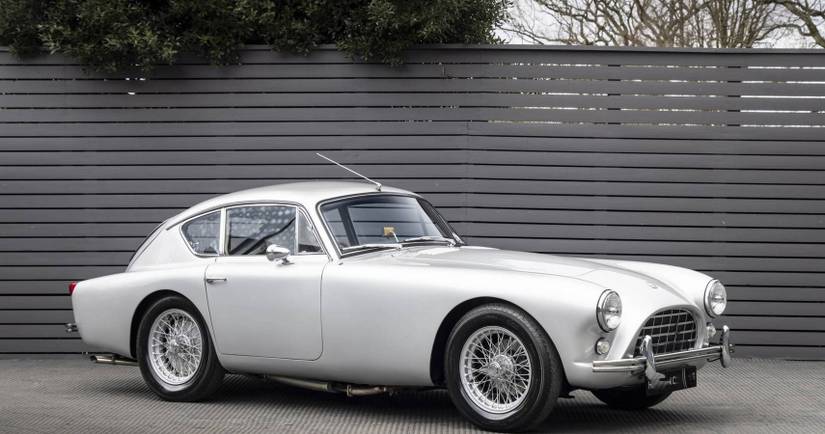10 Unforgettable British Sports Cars