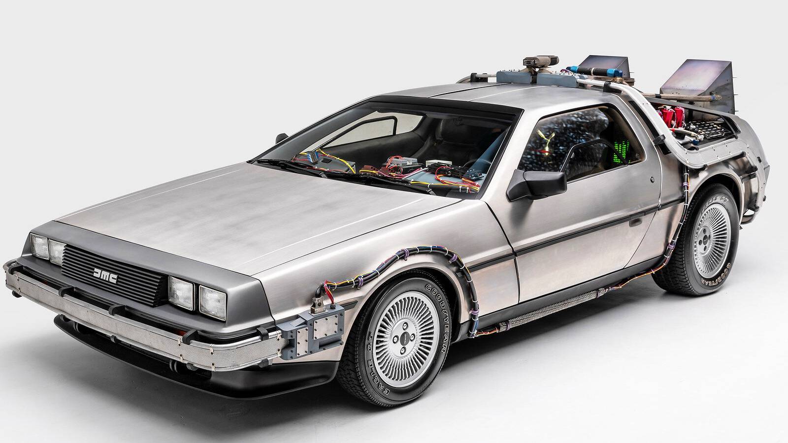 10 Famous Movie Cars That Were Absolutely Terrible In Real Life