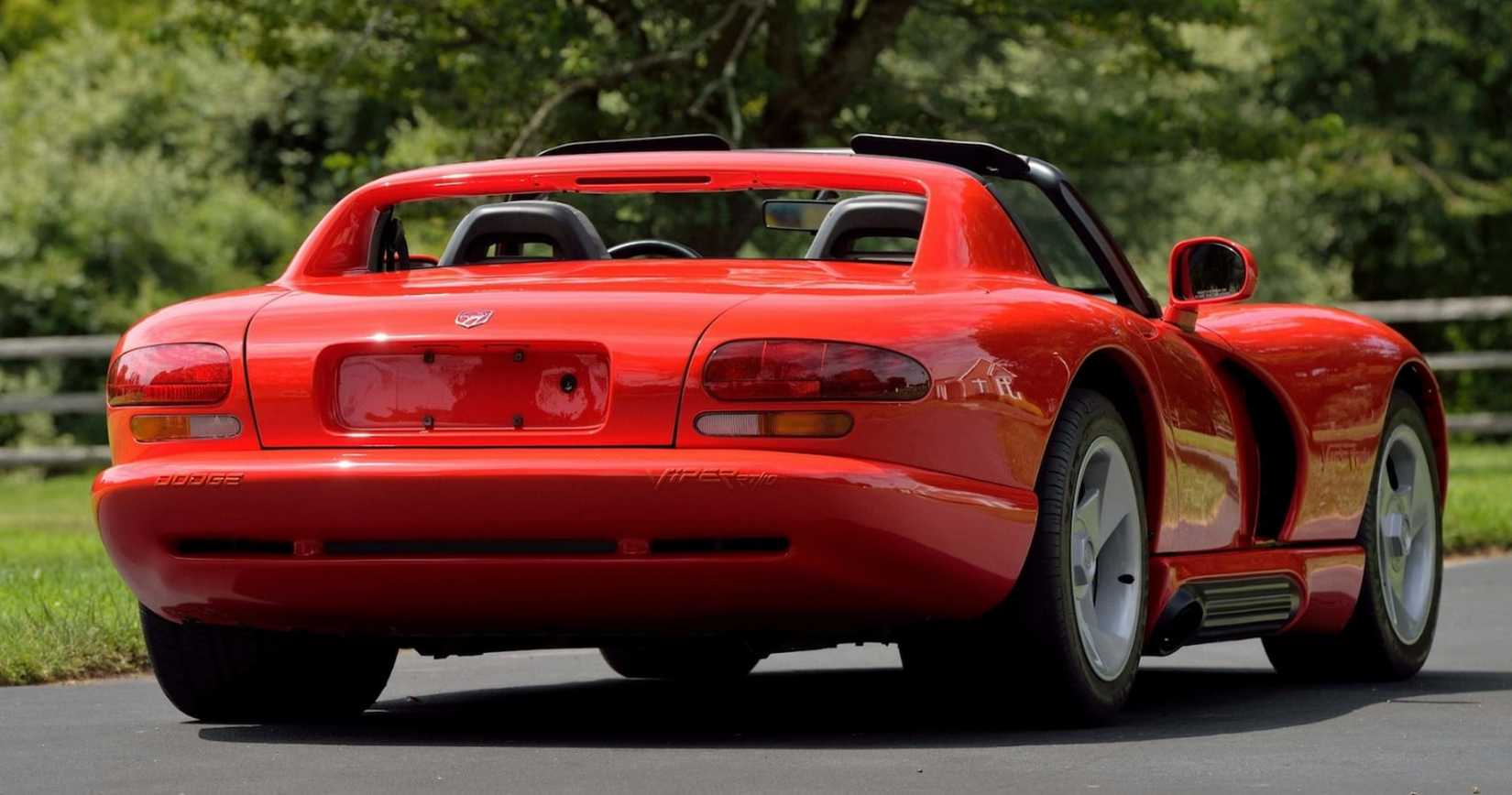 World's Cheapest Naturally Aspirated V10 Supercar Too Dangerous For Roads