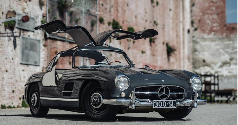 14 Coolest Cars With Gullwing Doors