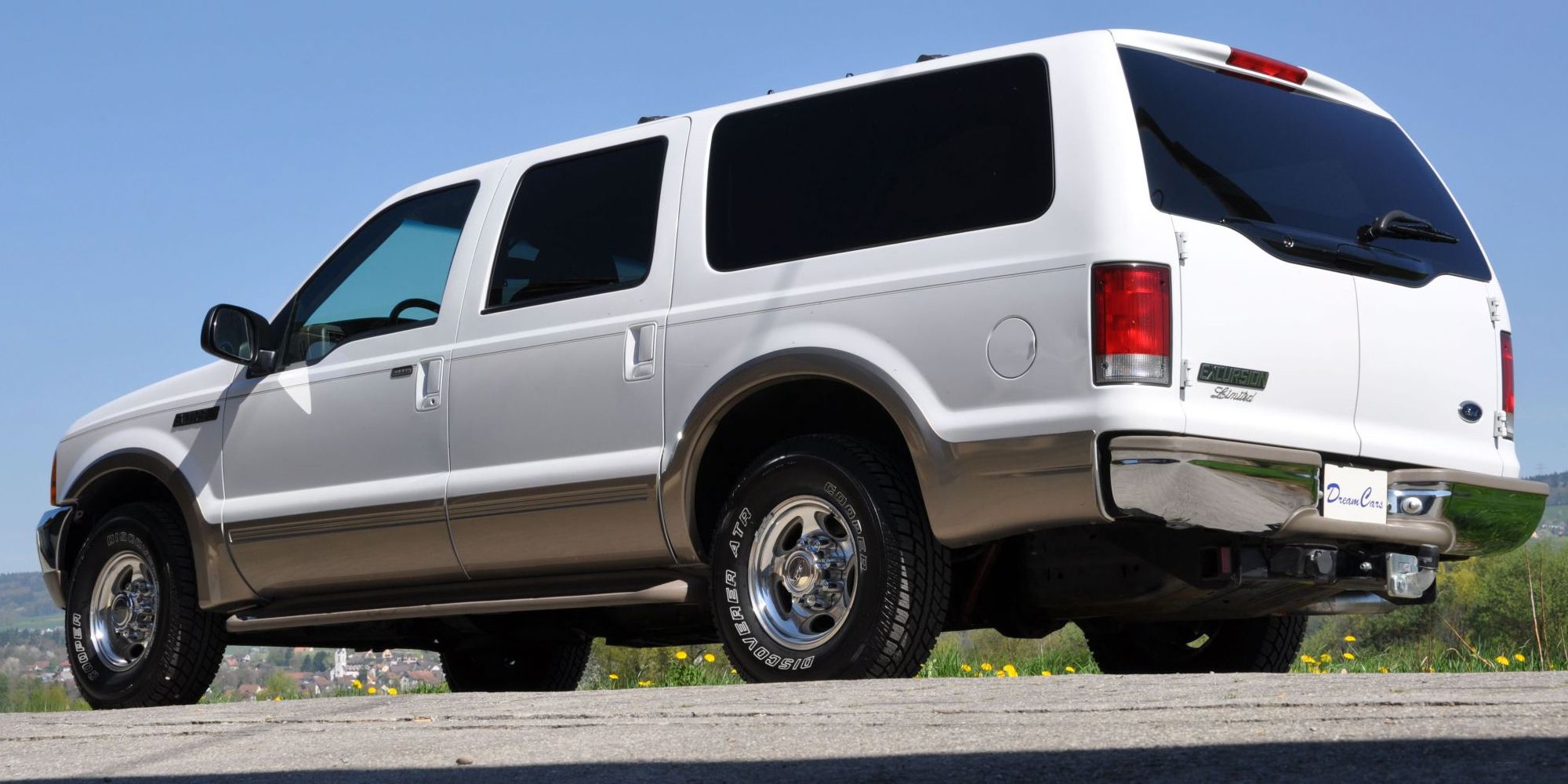 A Guide To Buying A 2000-2005 Ford Excursion