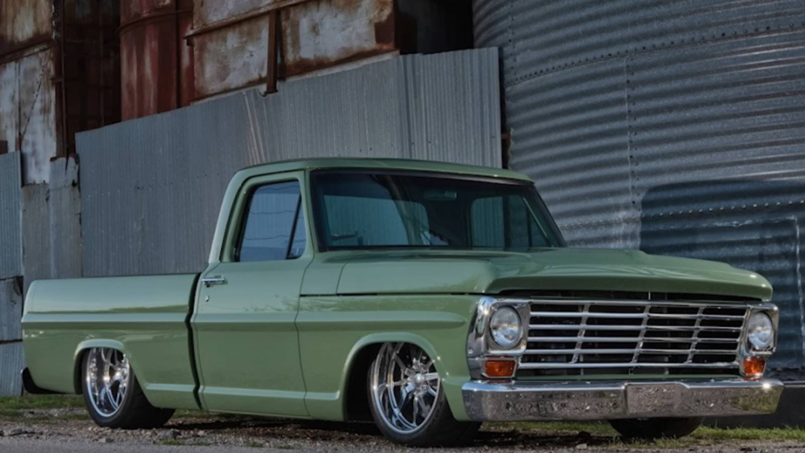 Fast N' Loud Cars: 10 Coolest Rides Owned By The Gas Monkey Crew