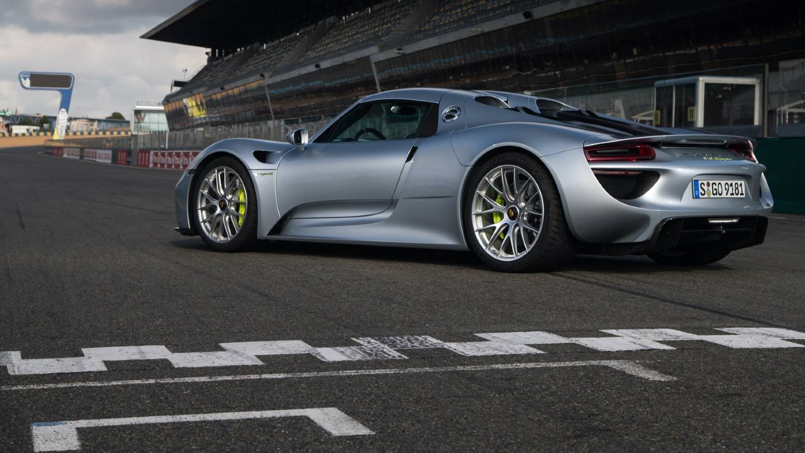 10 Best Eco-Friendly Cars With Low Emissions And High Reliability