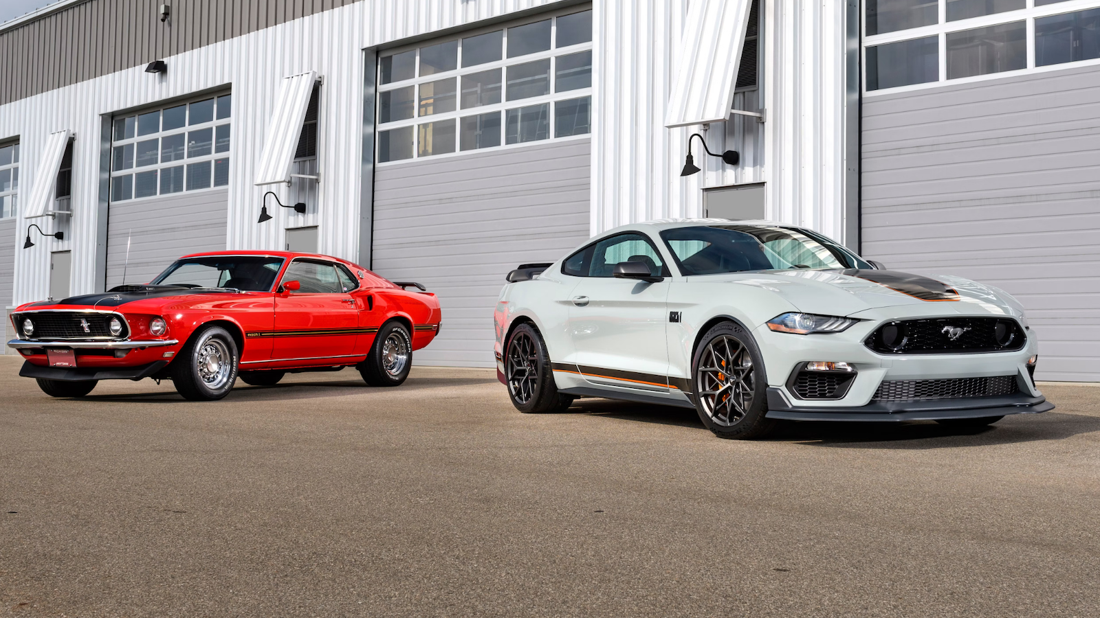 5 Reasons We Love Classic Muscle Cars (And 5 That Prove Modern Is The ...