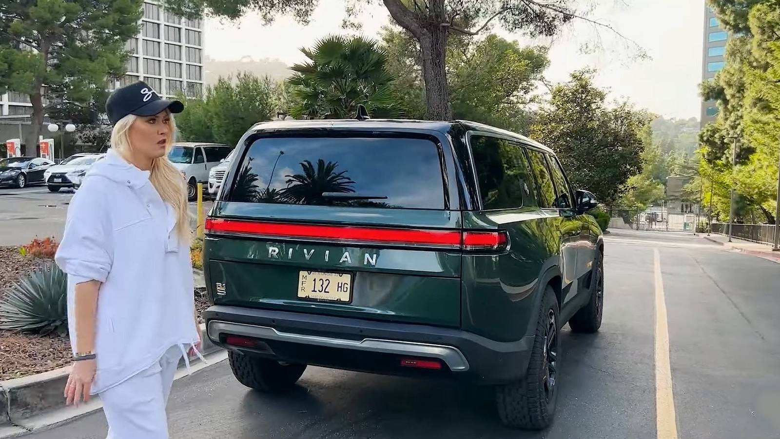 Here's Why The Rivian R1S Is The Best Electric SUV You Can Buy In 2023