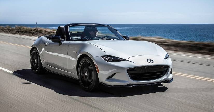 10 Safest Sports Cars With The Best Crash Test Ratings