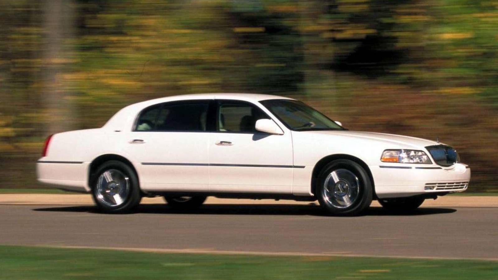 Why The Lincoln Town Car Is A Cool And Affordable Luxurious Underdog