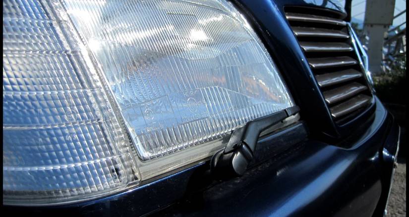 Here’s What Happened To Headlight Wipers On Cars