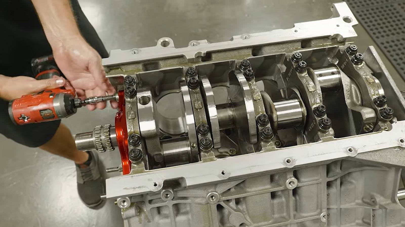 This Is How Ford's 5-liter Coyote V8 Stands Up To Drag Racing