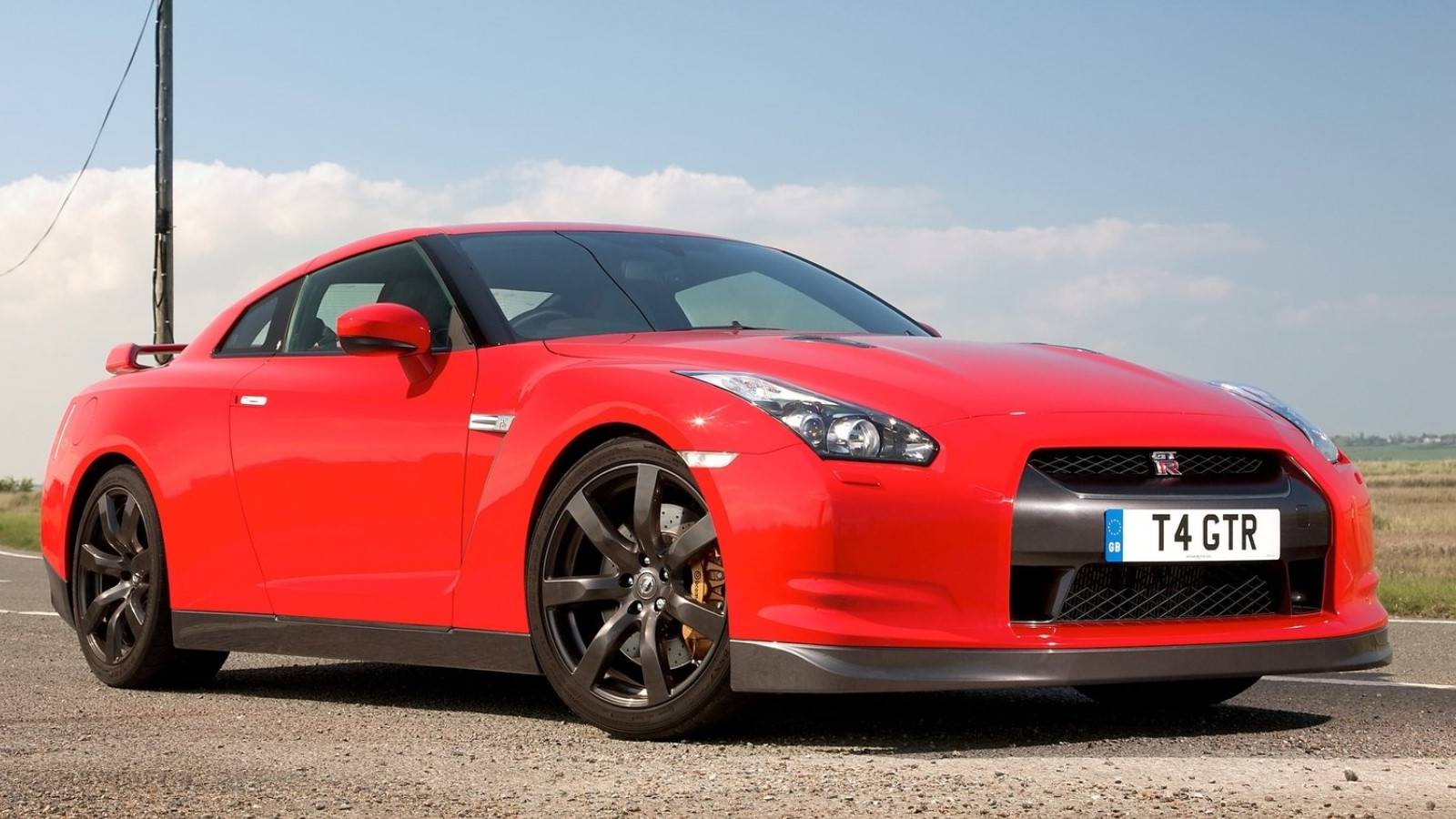 Why Porsche 911 Was The Driving Force That Created The Nissan R35 GT-R