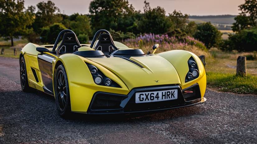 10 High-Horsepower Cars That Are Surprisingly Lightweight