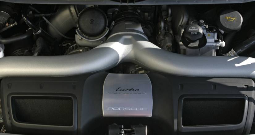 Why The Porsche 911 997 Is The German Nissan GT-R
