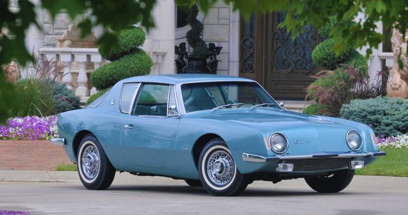10 Best Classic Cars For Performance And Comfort