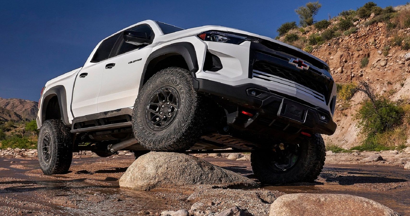 Chevrolet Colorado 2024 White