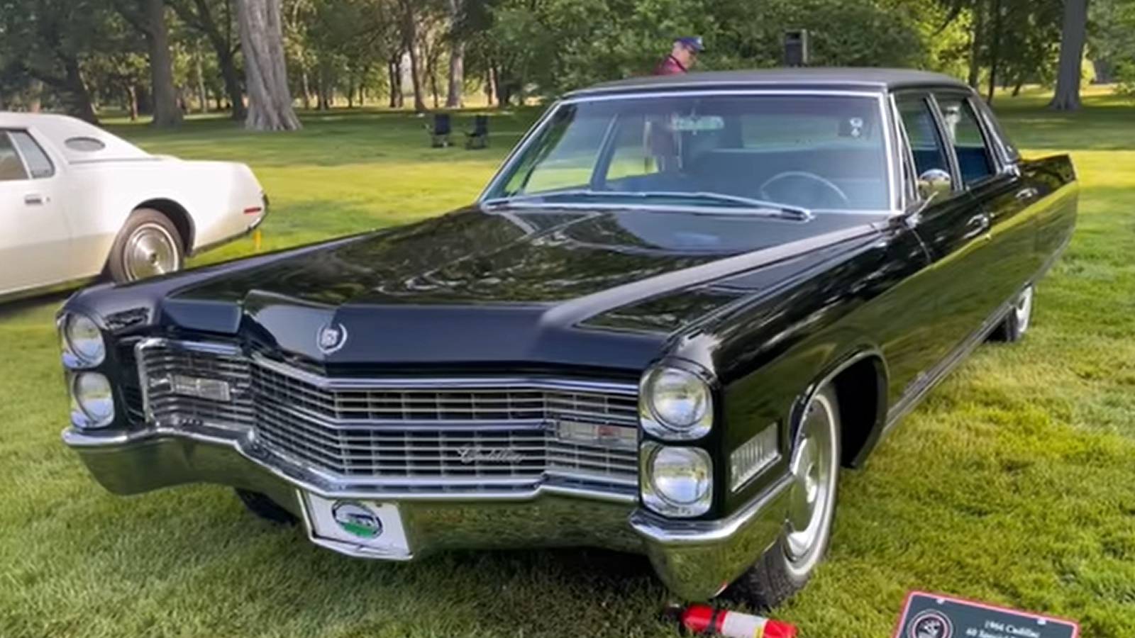 This ´66 Cadillac Fleetwood Sixty Special Brougham Shows Modern Cars ...
