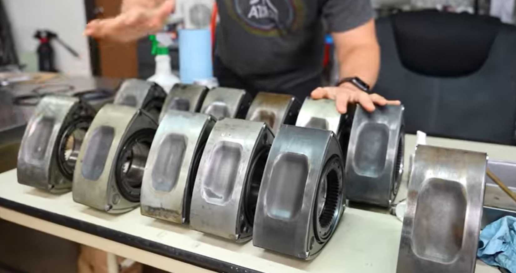 The World's Only 12-Rotor Engine's Crazy Horsepower And Even Crazier ...