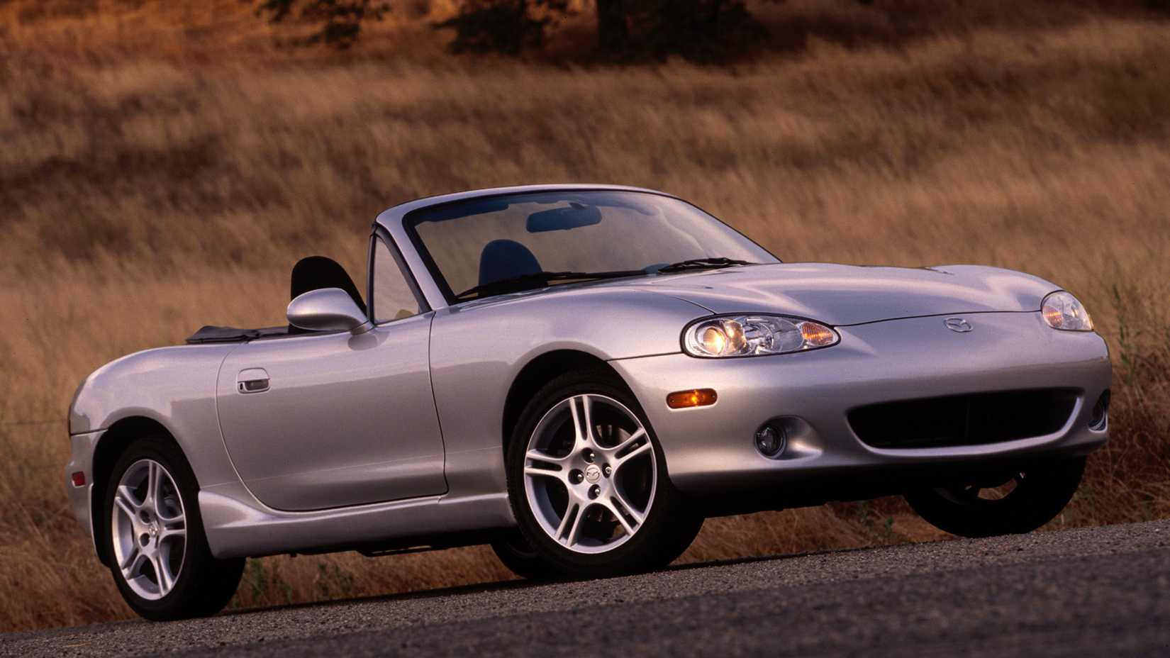 5 Analog Performance Cars That Collectors Want Now