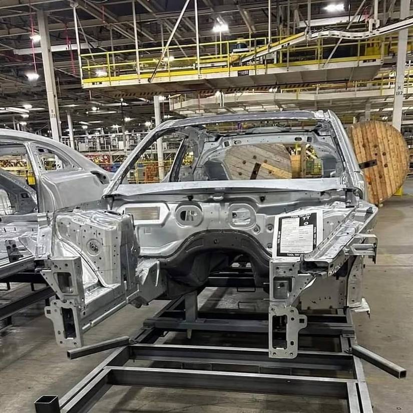 Leaked 2-Door Dodge Charger Daytona Shell Appears, Transmission Tunnel ...