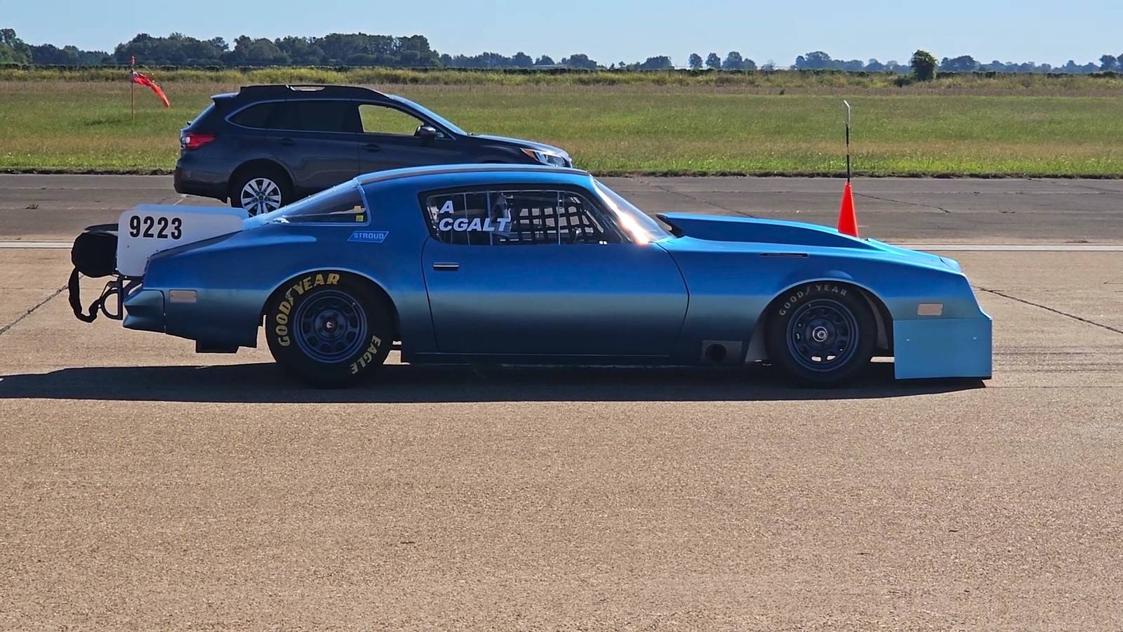 Watch These Incredible Sports Cars Try To Hit 200 MPH At The Horsepower ...