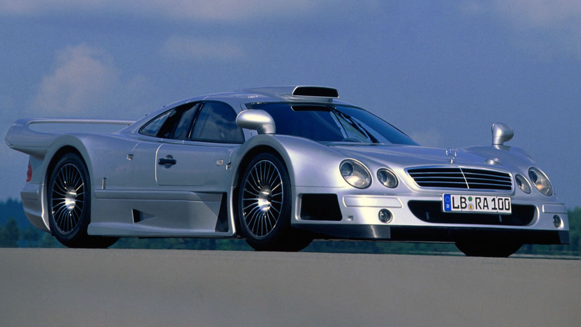 10 Fastest Cars In The World In The '90s