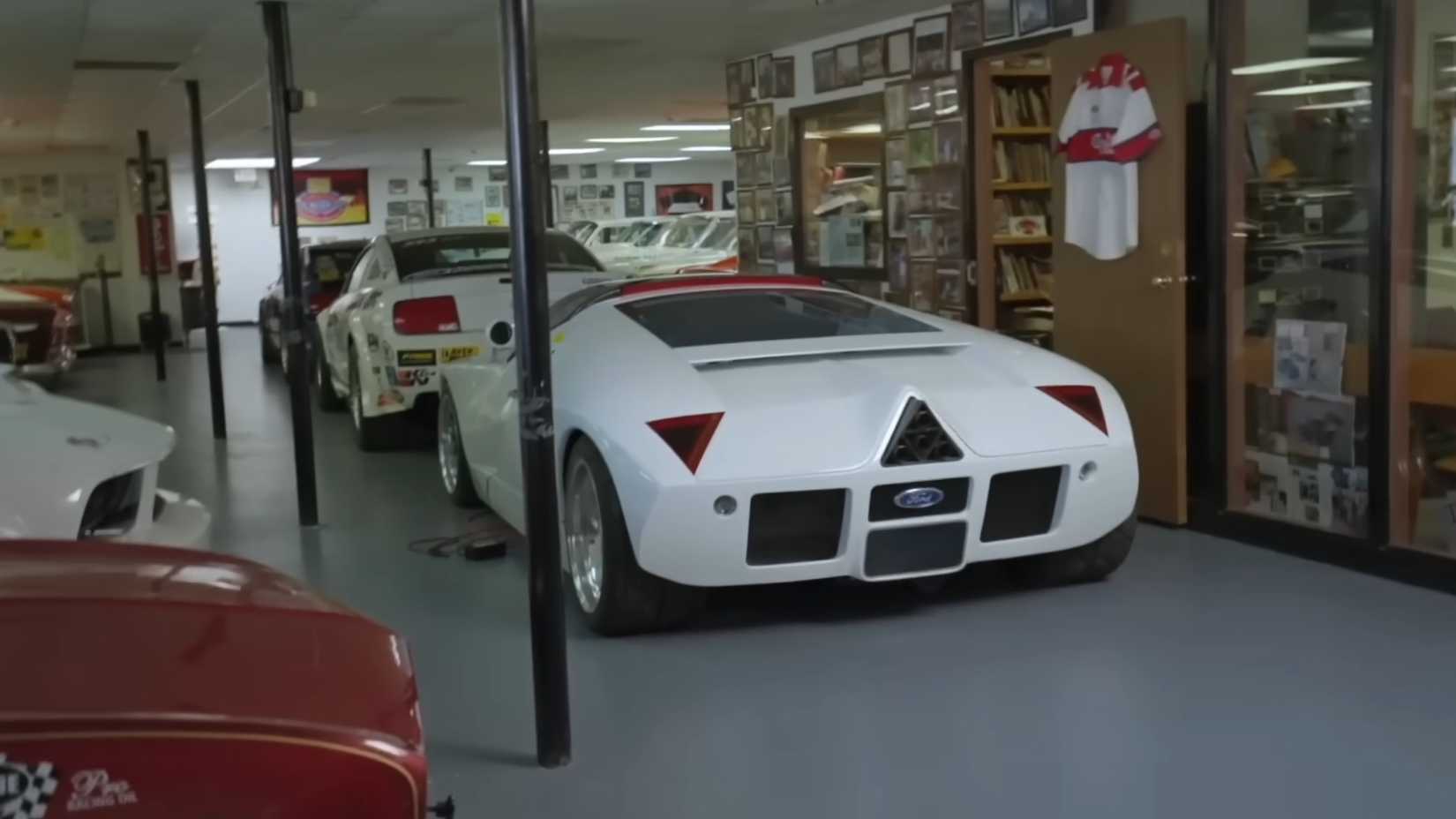 Ford’s Forgotten Supercar Was Years Ahead Of Bugatti And McLaren