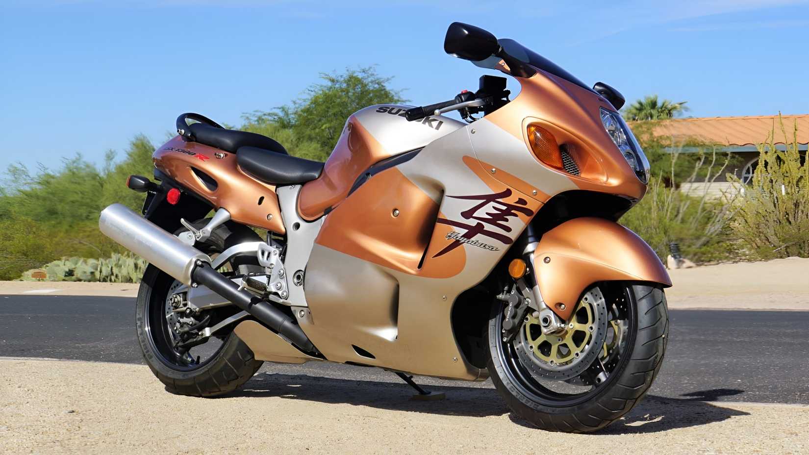 This 2000 Suzuki Hayabusa Was The Fastest Bike In The World