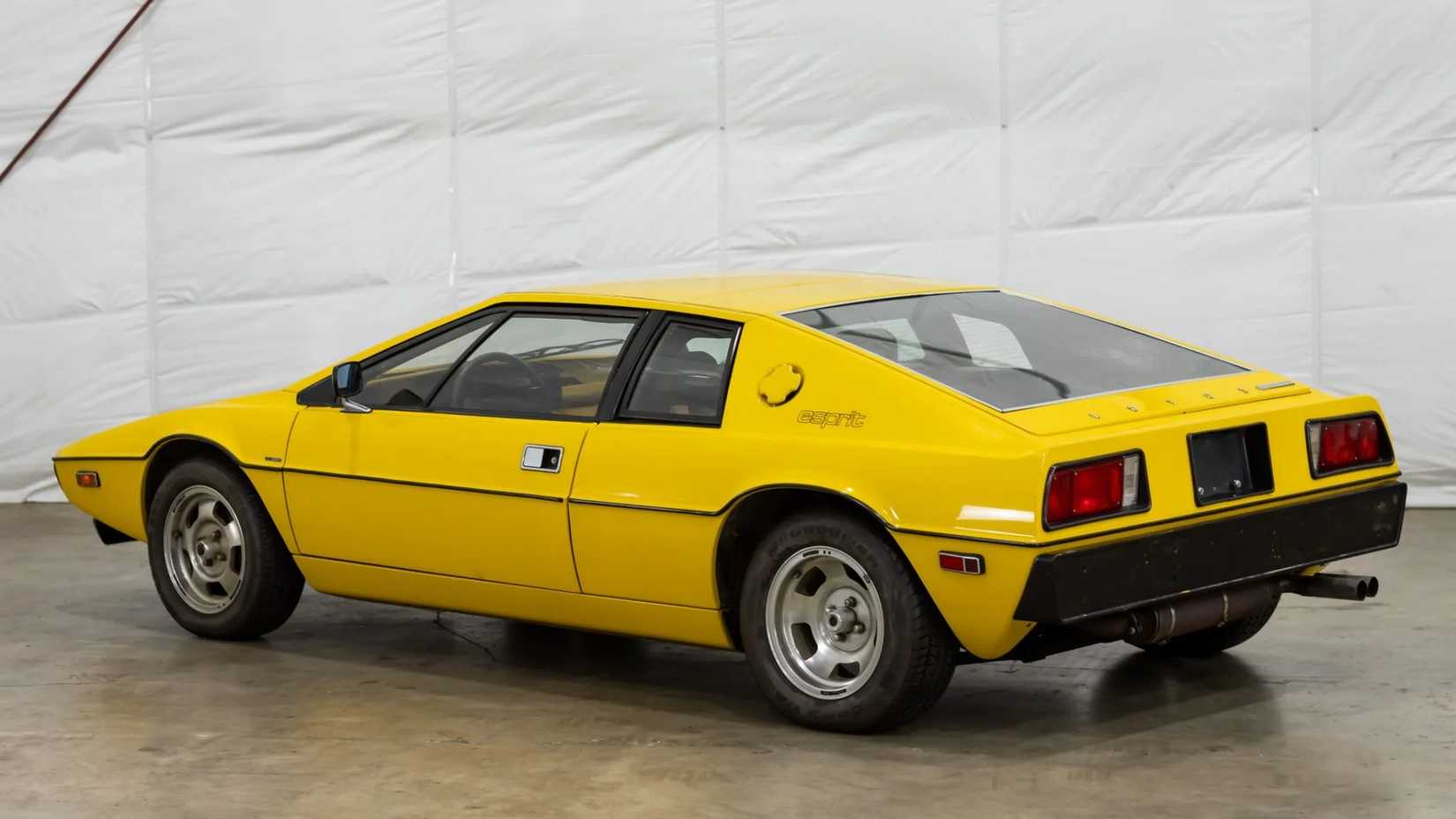 The 1984 Lotus V8 Supercar Built To Hunt Ferrari That Only Exists As ...